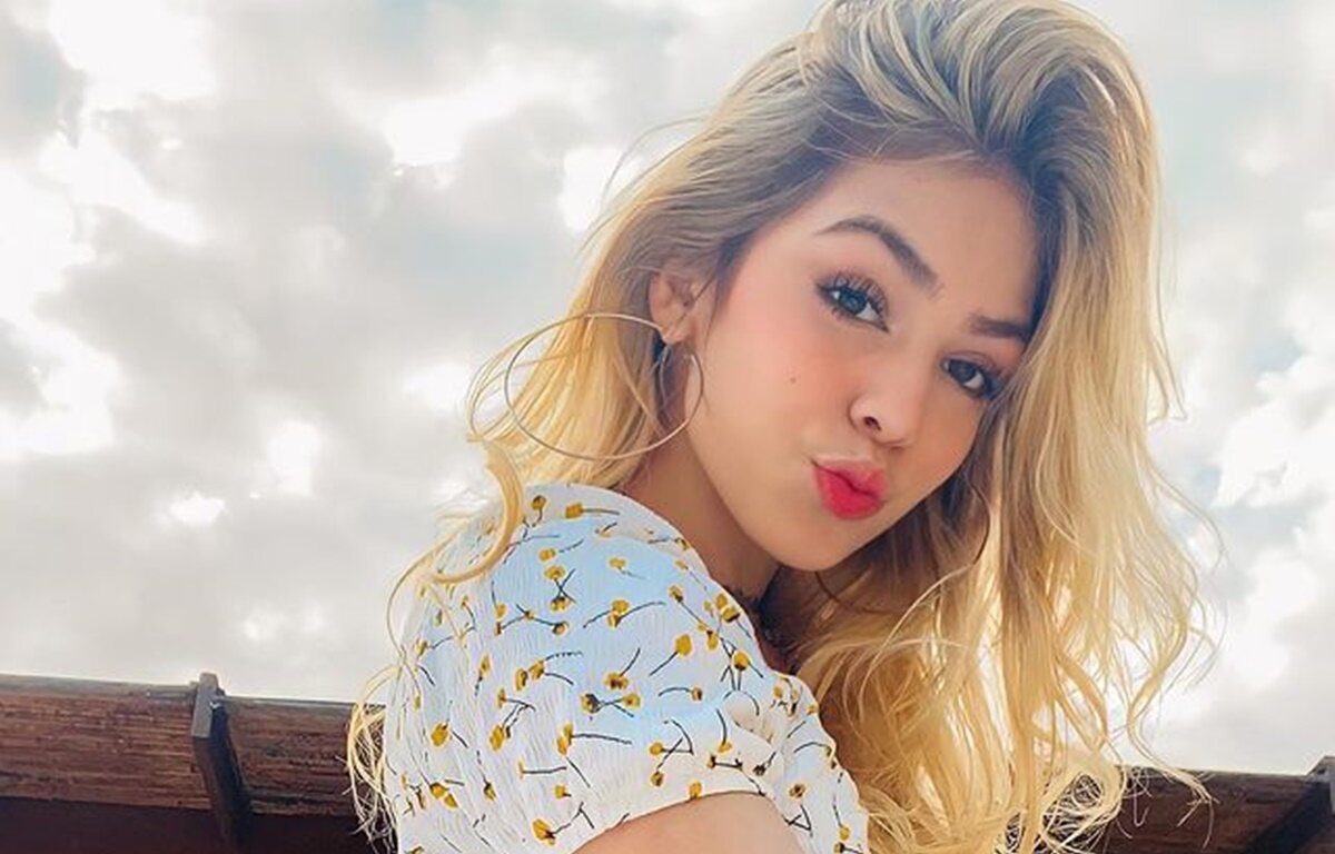 Melody é criticada após revelar que está milionária aos 14 anos - F5 ...